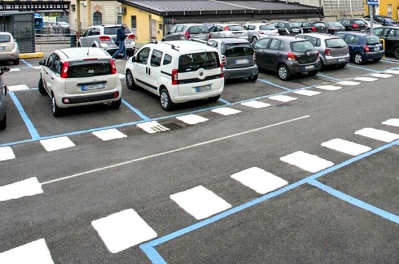 App per pagare parcheggio, strisce blu e biglietti con lo smartphone